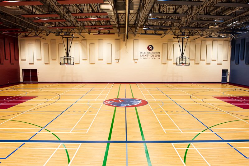 « LE PLUS BEAU GYMNASE DE LA RÉGION! » - École secondaire Saint-Joseph